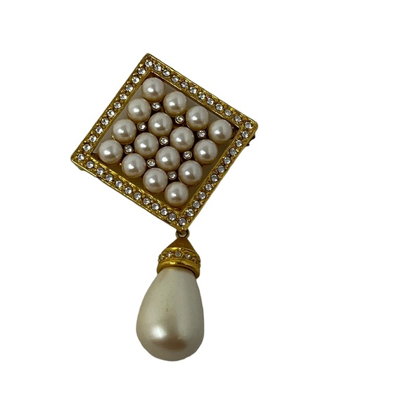 Joan Rivers | Jewelry | Vintage Joan Rivers Faux Pearl And Rhinestones ...